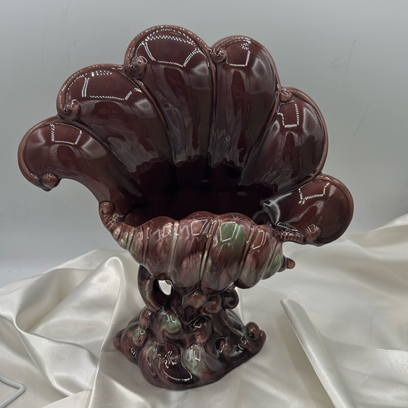 Royal Haeger | Accents | 94s Royal Haeger Vase Designed By Hickman Vase ...